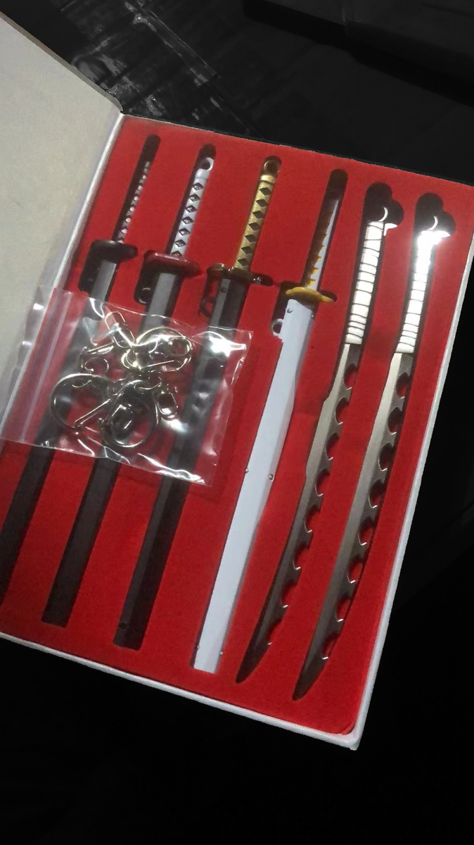 DS style Weapon Box & Keychains – Gamer Diorama